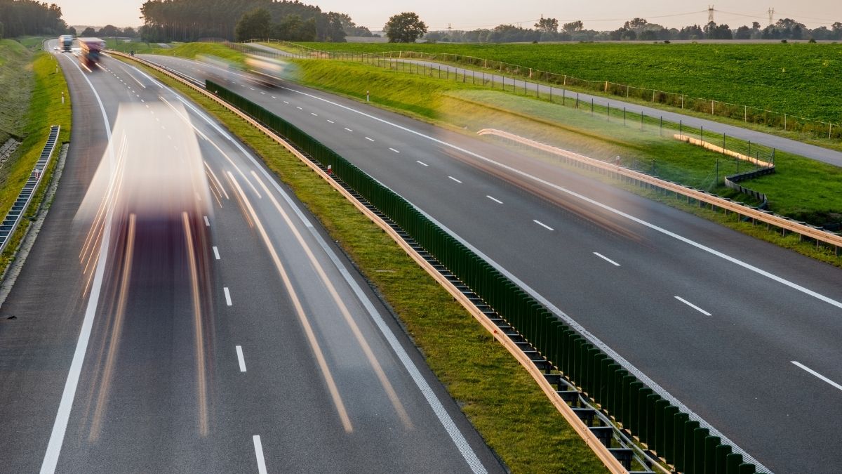 Road Features That Are Essential for Highway Safety