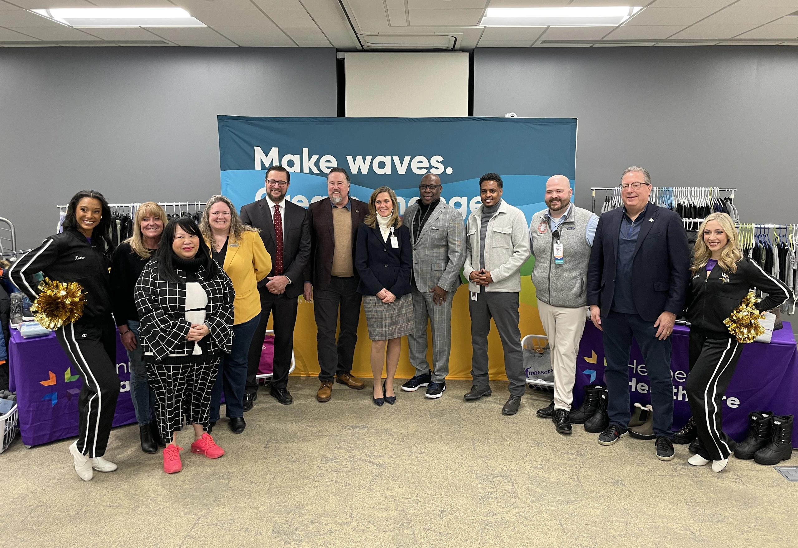 Meet Minneapolis contributes to clothing drive - Daily Planet